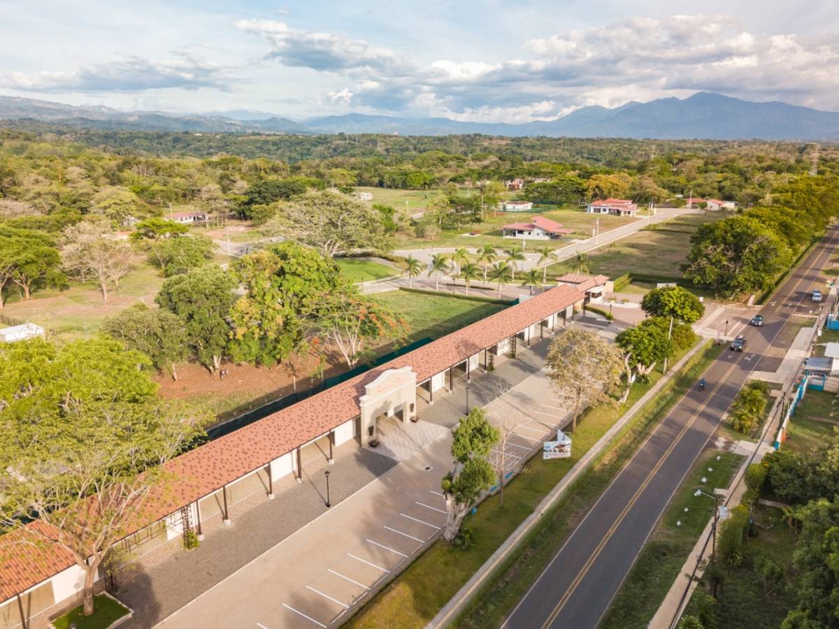 Segunda fase de una urbanización integral de 30 hectáreas con 151 lotes ...