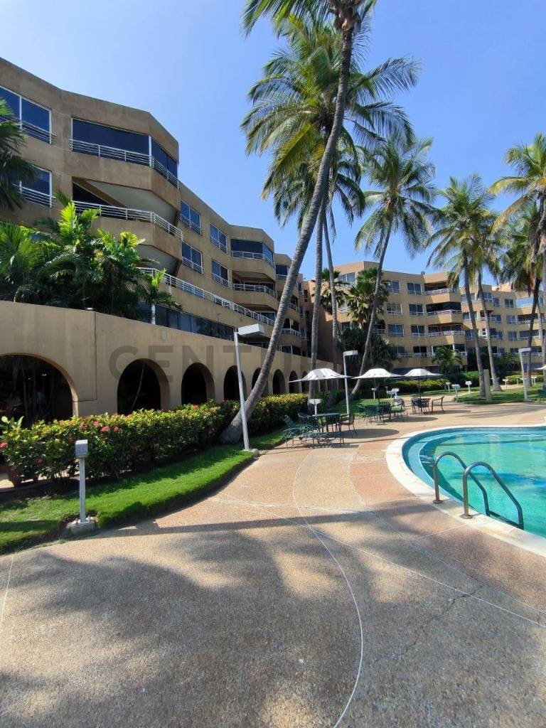 Playa Mar Lecheria, Amplio y Comodo Cencano al Mar. Lechería Venezuela
